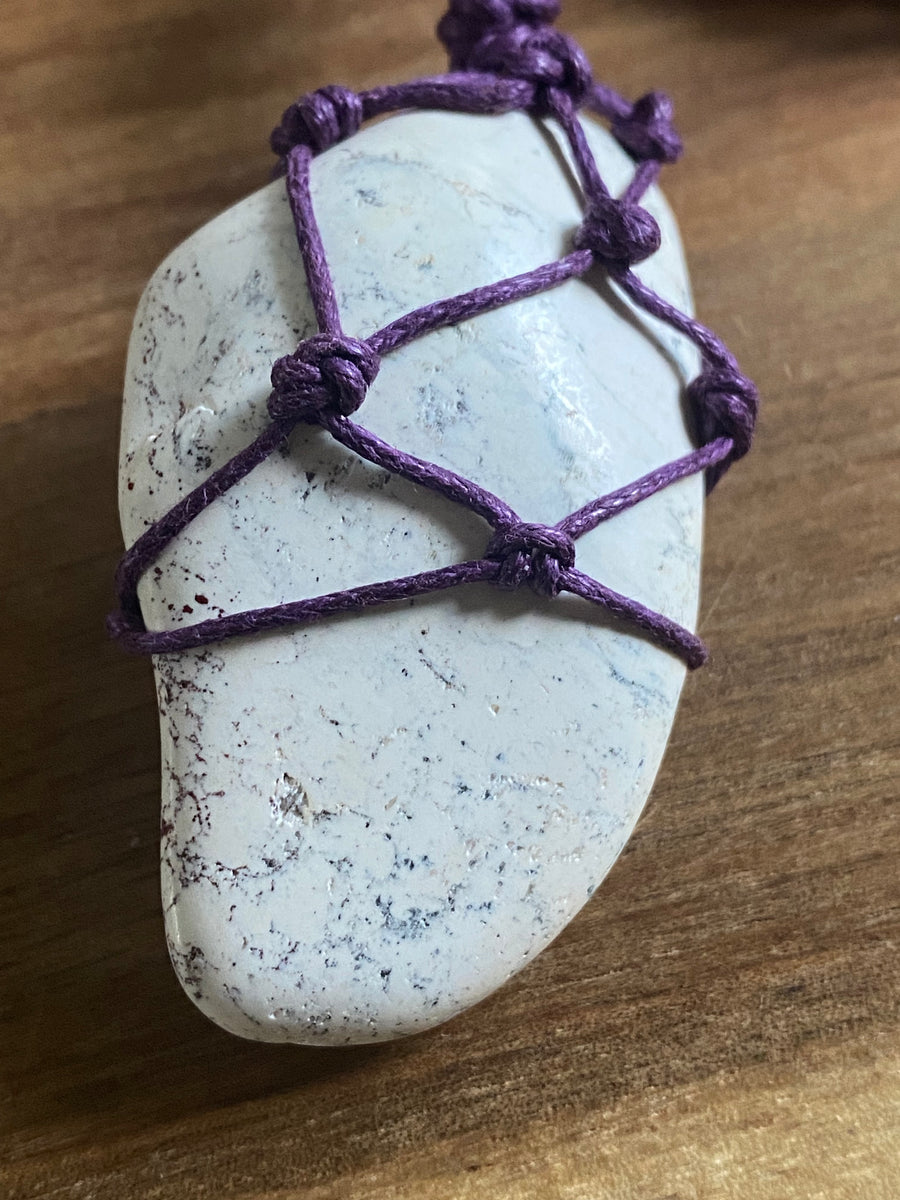 Alunite Macramé Necklace – Earth Vibrations