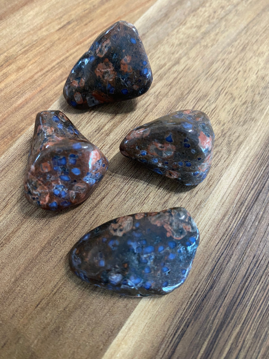 Que Sera Tumble Stones – Earth Vibrations